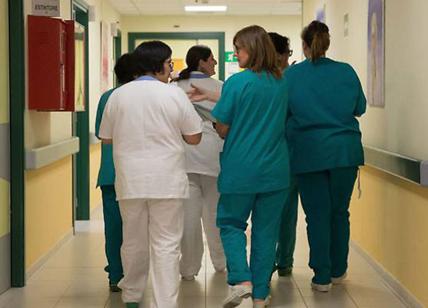 Gli Oss diventano infermieri con una delibera, è bufera. 'La Regione ...