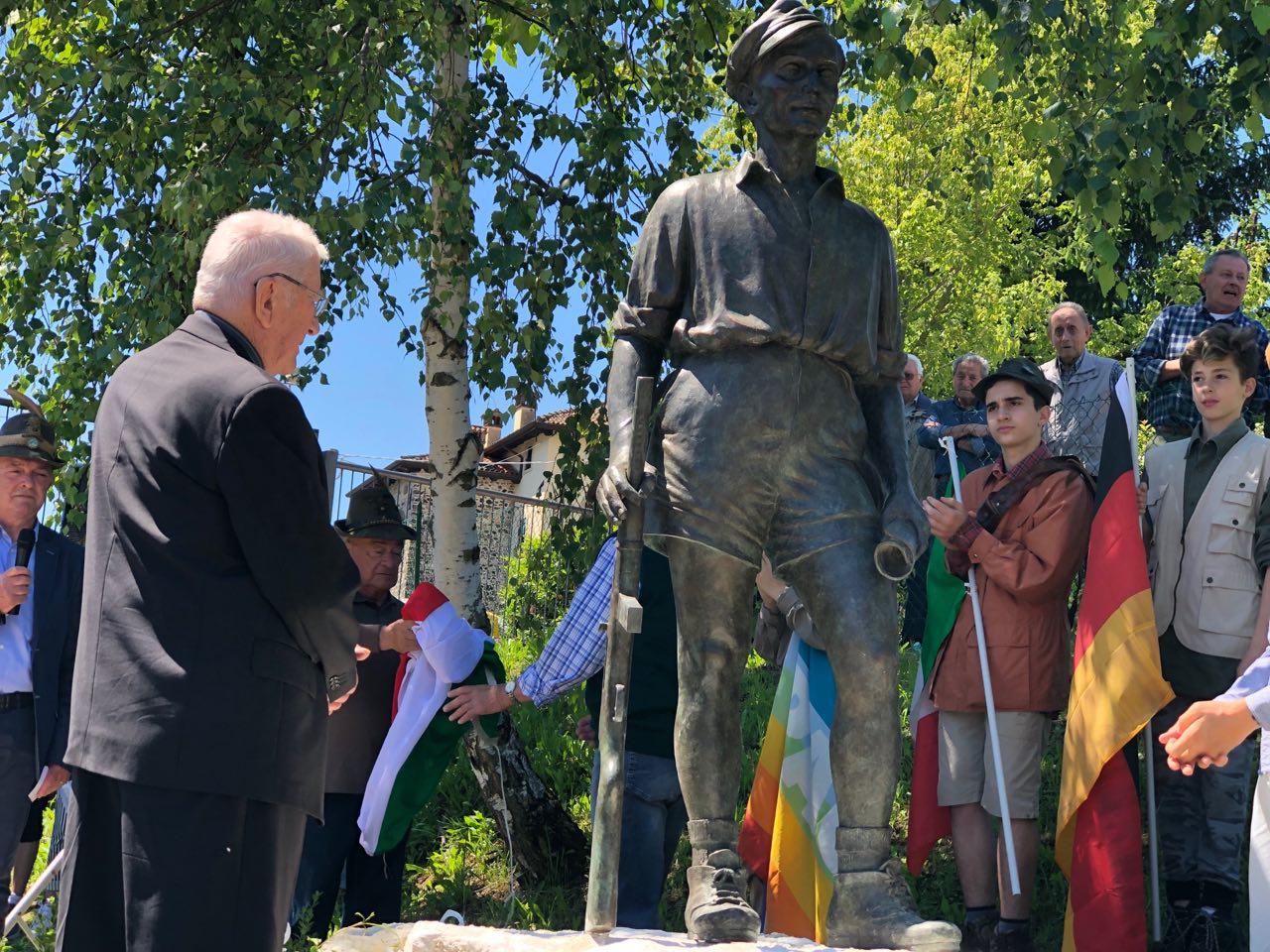 A Fara donata la statua del partigiano. "Simbolo di libertà e ...