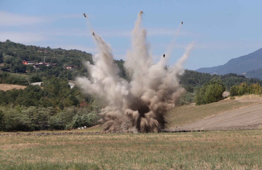 Gallio. La bomba della Grande Guerra gli esplode in mano: gravissimo ...