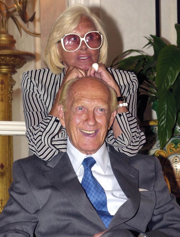 10 anni fa morivano Sandra e Raimondo, un francobollo per ricordarli ...