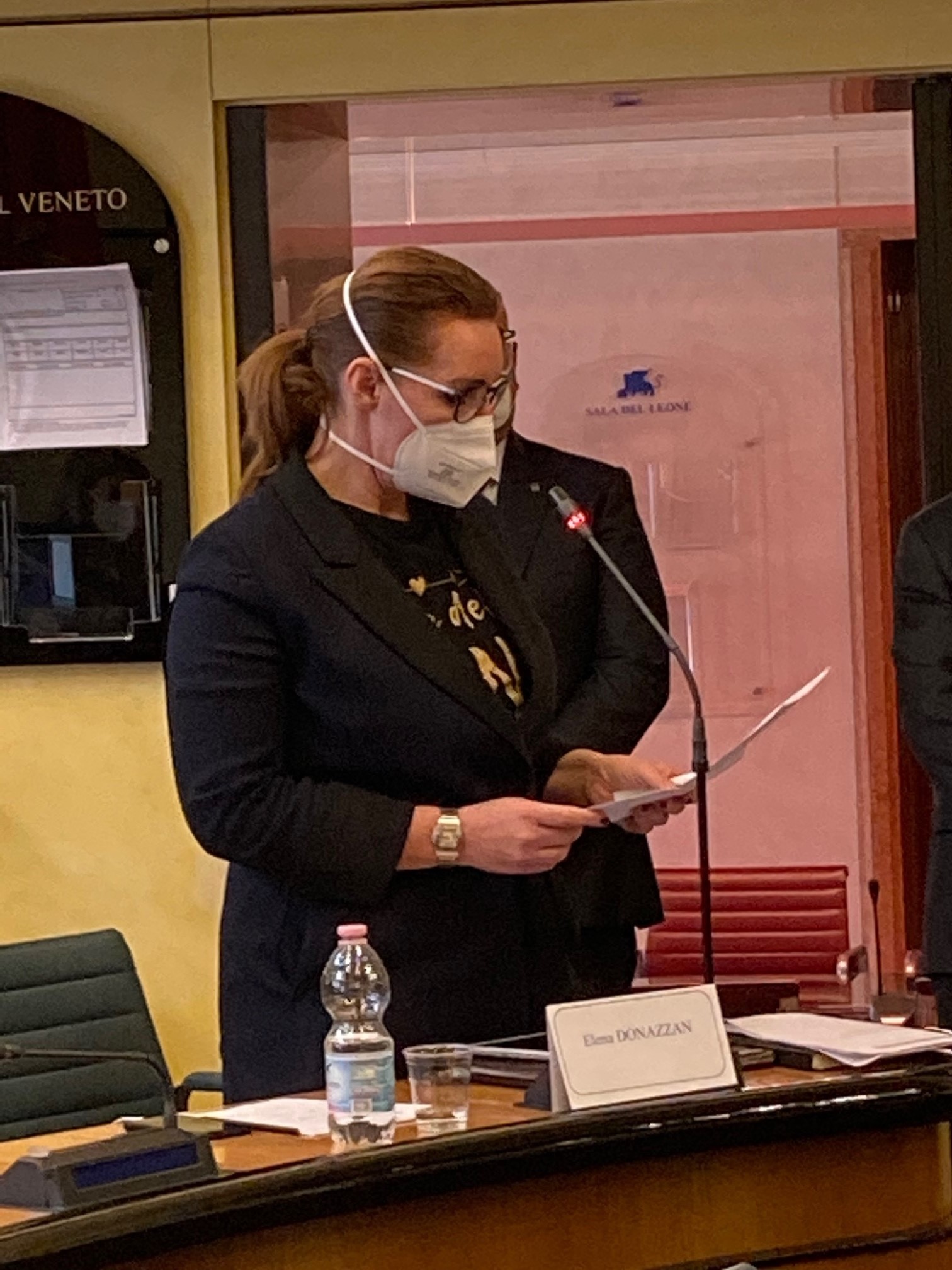 Minacce all'assessore veneto Elena Donazzan, la solidarietà di Zaia ...