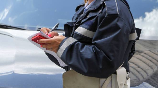 Vietato notificare la multa stradale sulla pec del professionista ...
