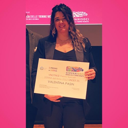 Fara Vicentino. Valentina Pasin è la "Donna dell'anno under 35 ...