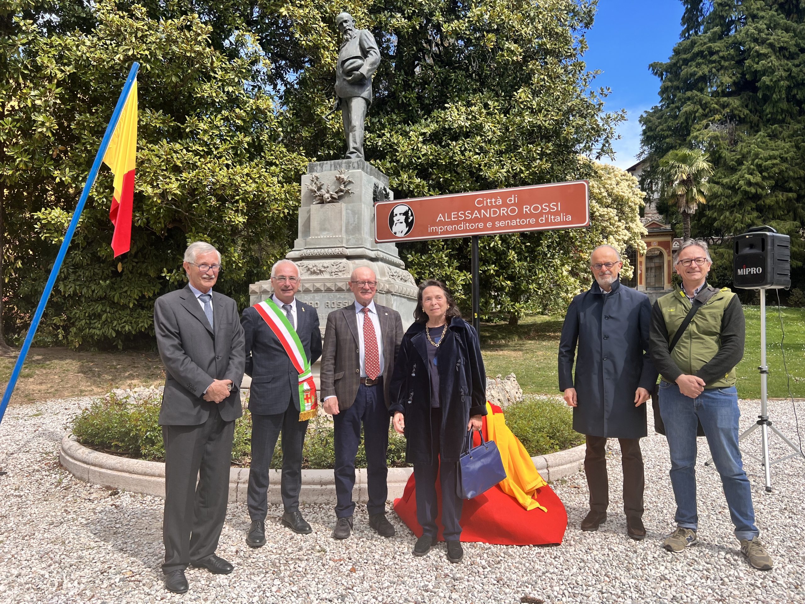 Schio. Al Giardino Jacquard presentate le targhe stradali dedicate ad Alessandro Rossi ...