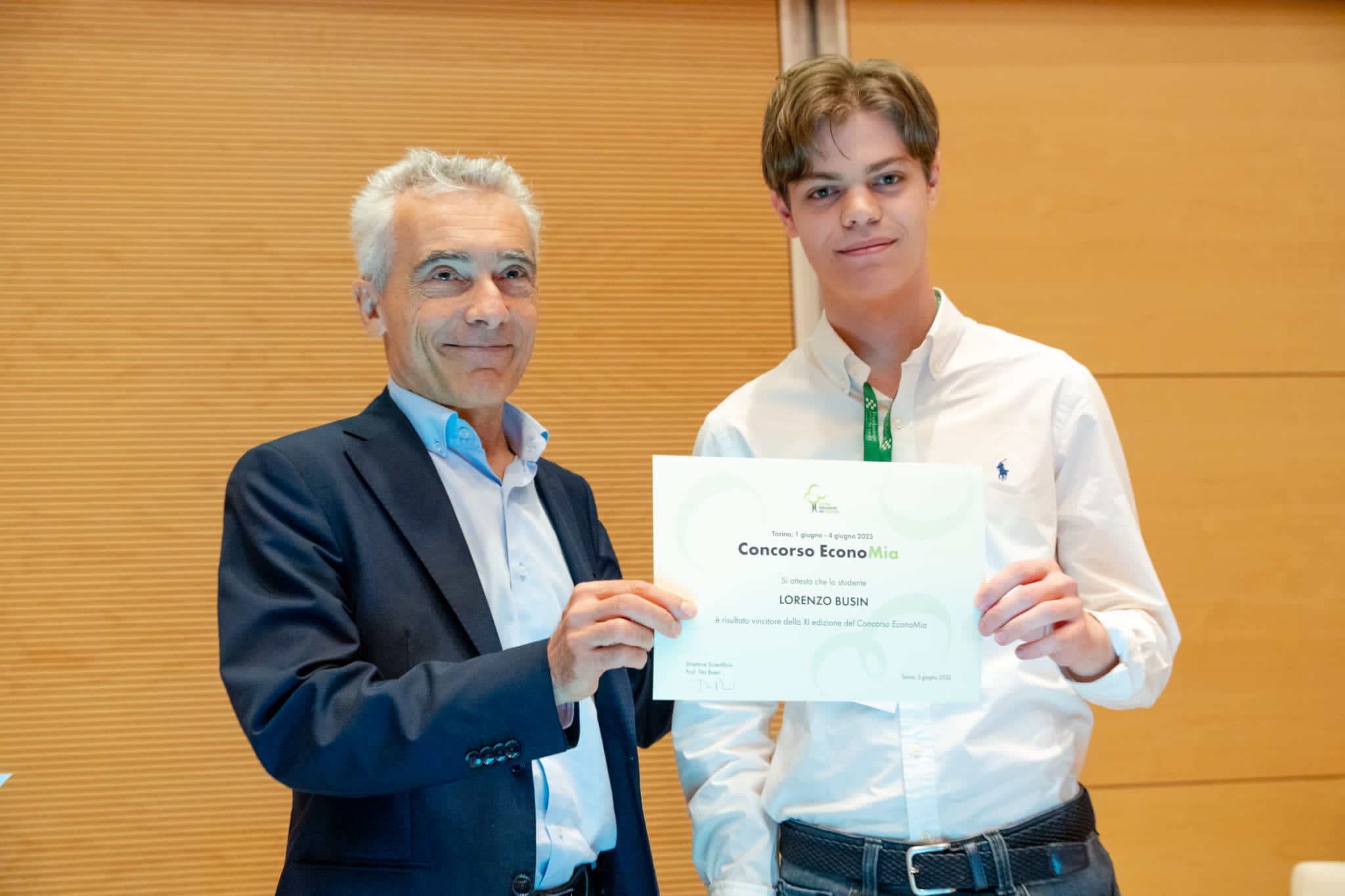 Schio. A 18 anni Lorenzo Busin riceve il premio al 'Festival ...