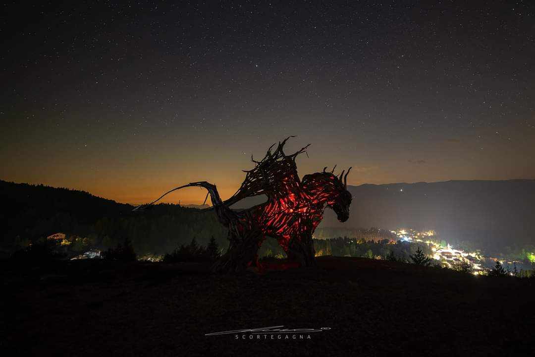 Bruciato ‘Il Drago di Vaia’. Zaia: “ Siete dei miserabili”. Lo sdegno è ... Bruciato ‘Il Drago di Vaia’. Zaia: “ Siete dei miserabili”. Lo sdegno è ...