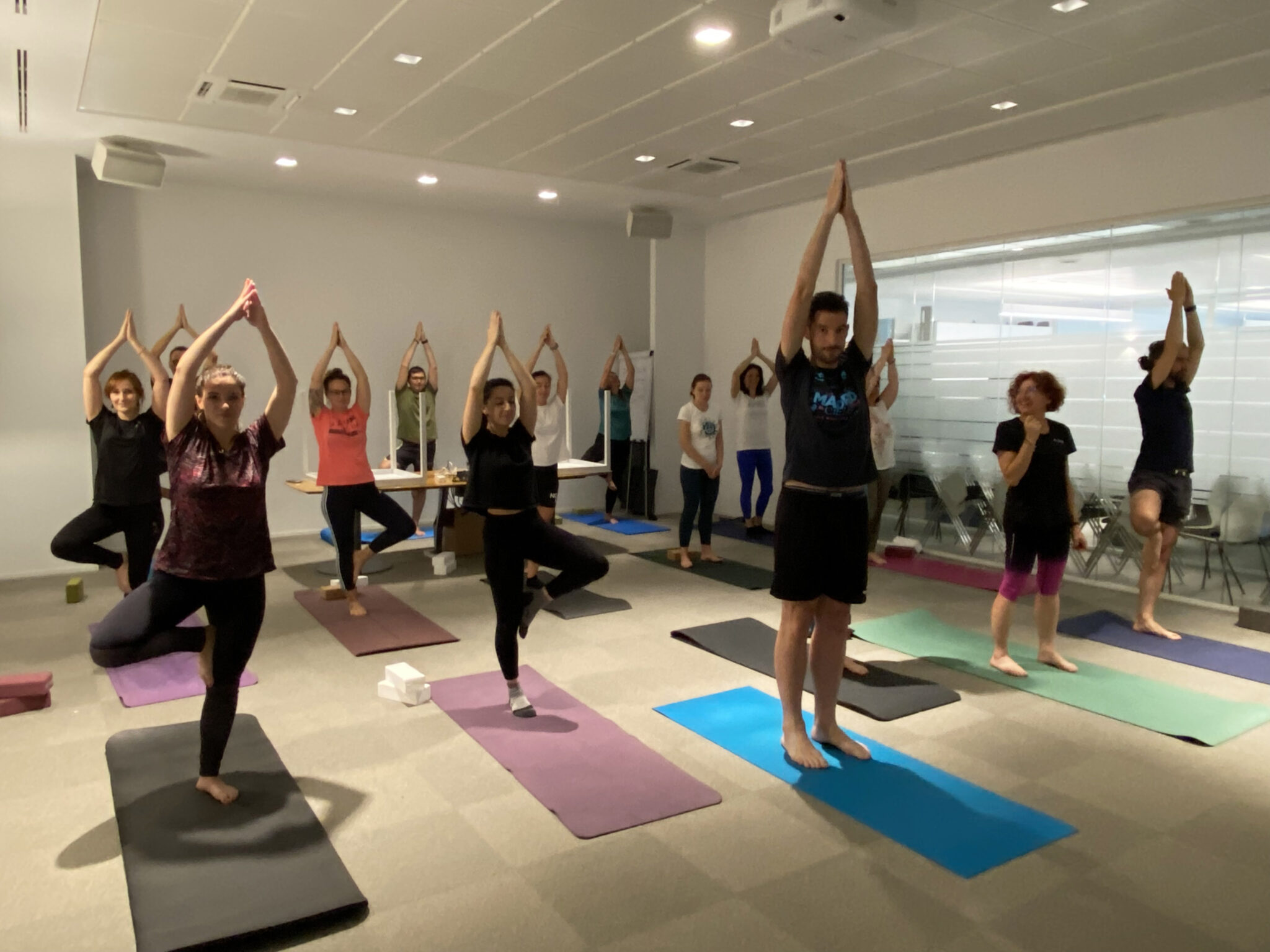 Carrè. Lezioni di yoga gratuite all'aperto - AltoVicentinOnline