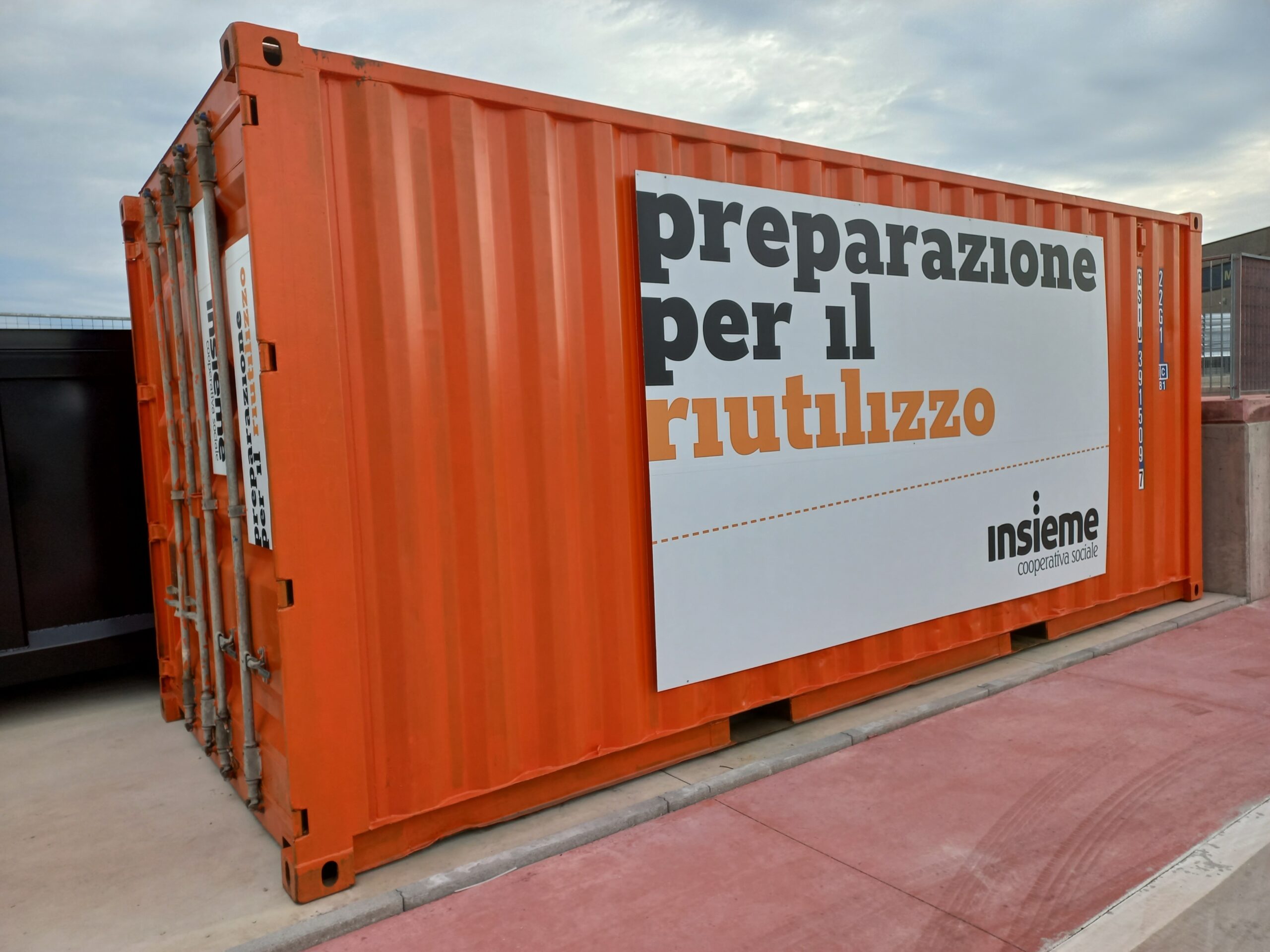 Ava introduce i container per la preparazione per il riutilizzo ...