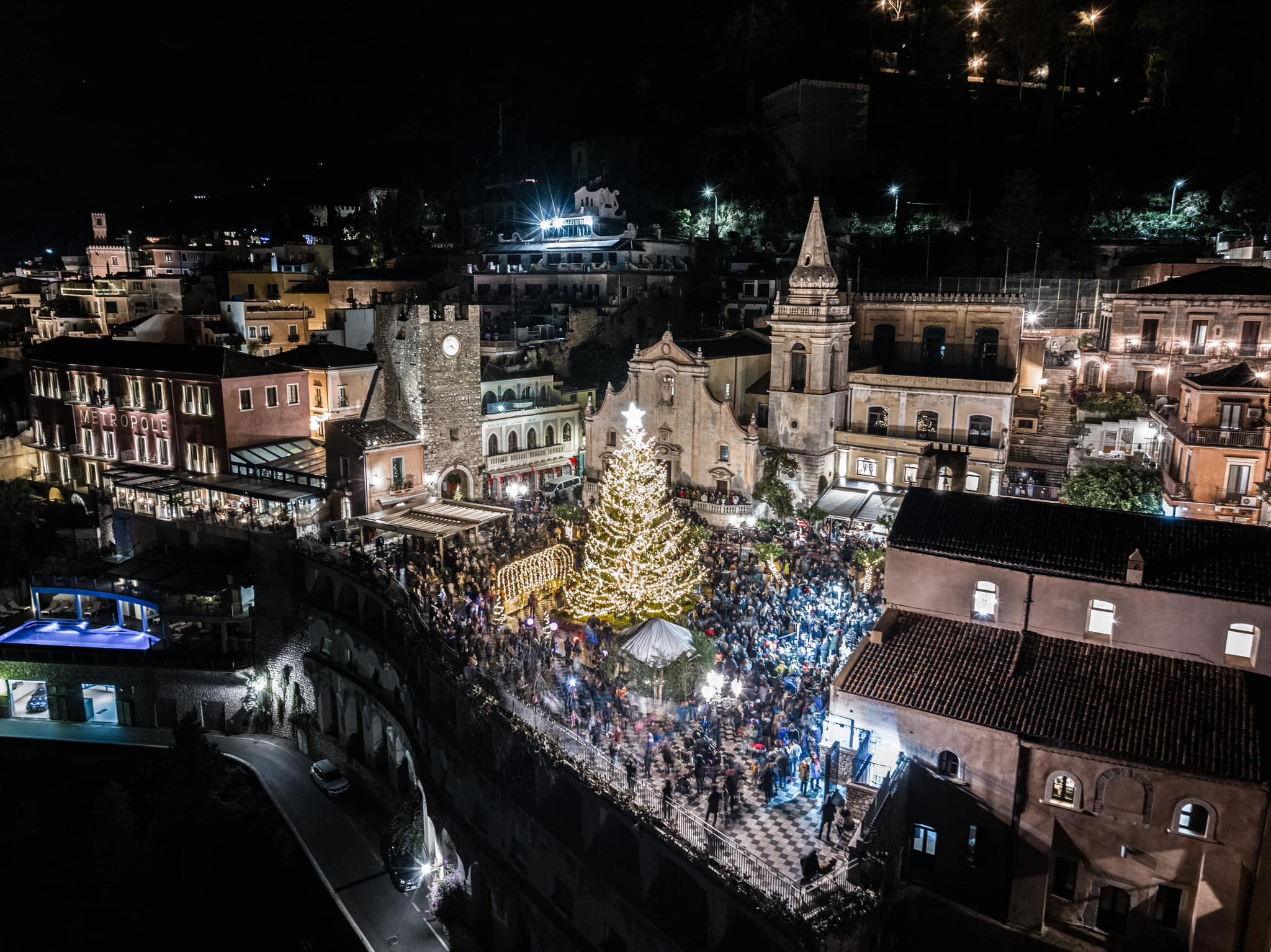 L'Albero di Natale di Taormina è "Made in Asiago". Le foto ...