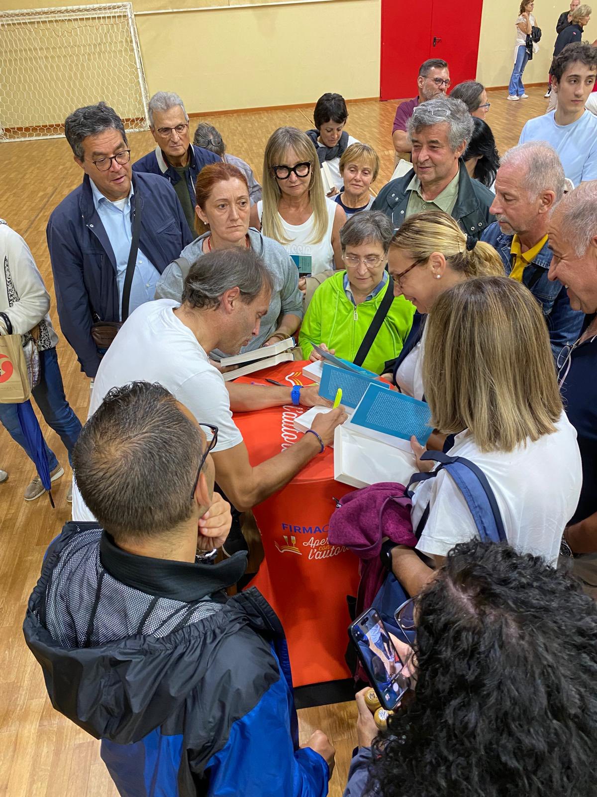 Don Marco Pozza incanta Gallio: “Chi ultimo arriva meglio alloggia” e l ...