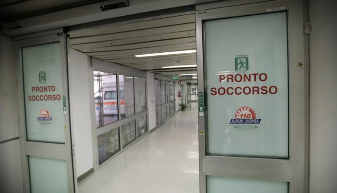 Vicenza. Notte shock al pronto soccorso: morsi e calci contro medici e ...
